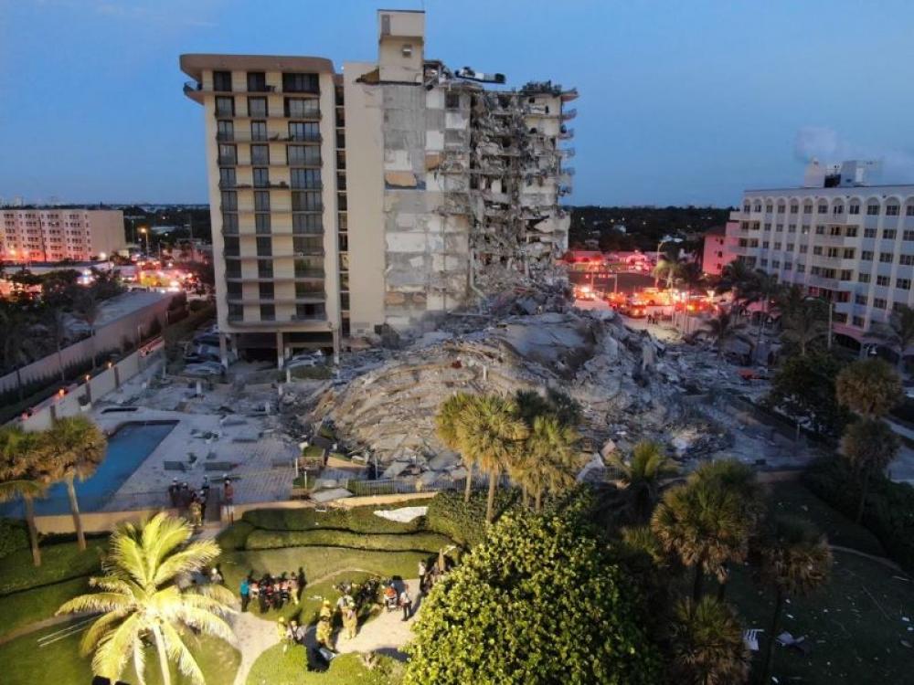 12-storey condo in Miami's Surfside collapses; 1 dead, dozens missing